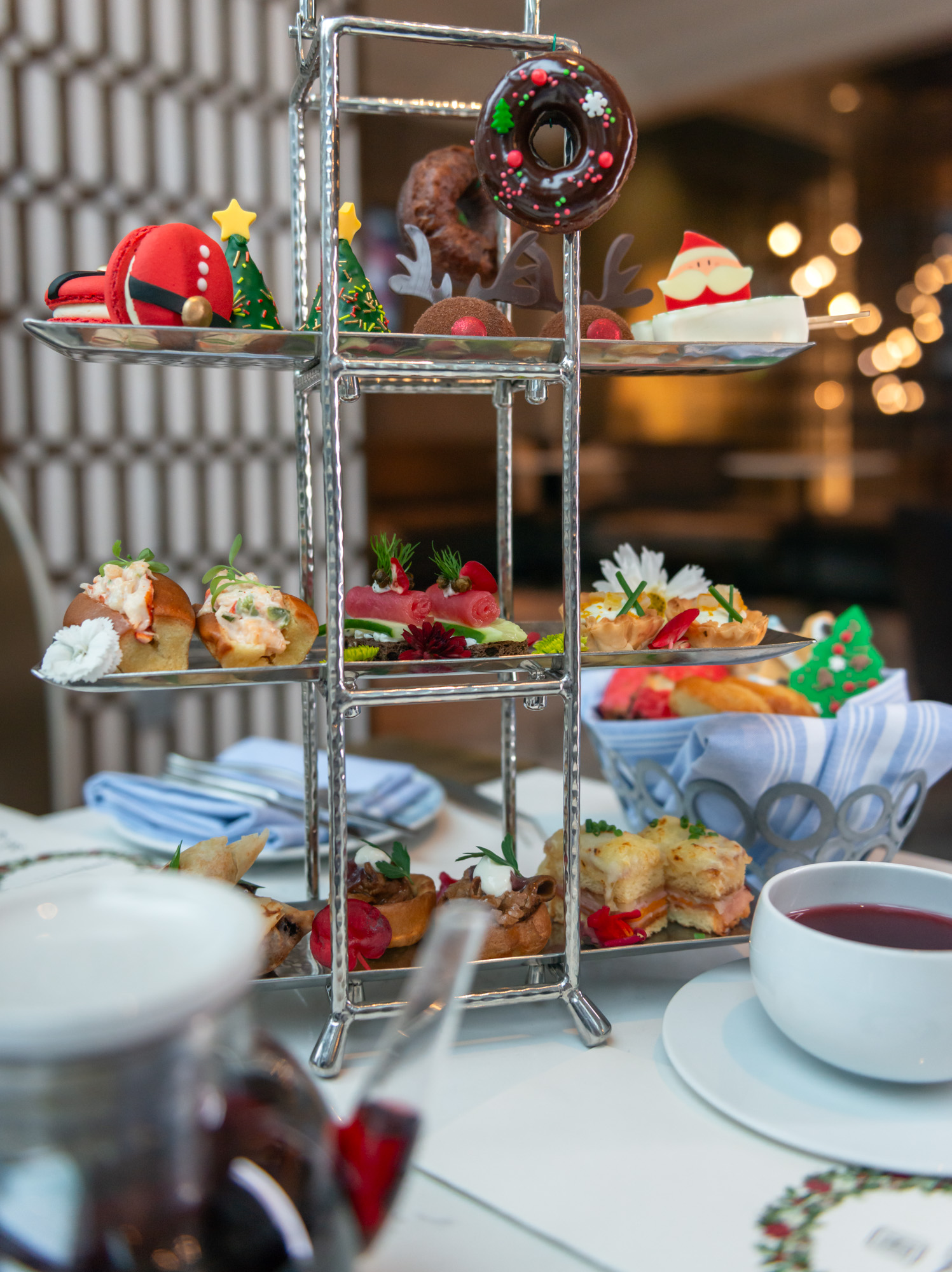 Visit Our Chicago Rooftop Bar - Drinks & Dining With A View