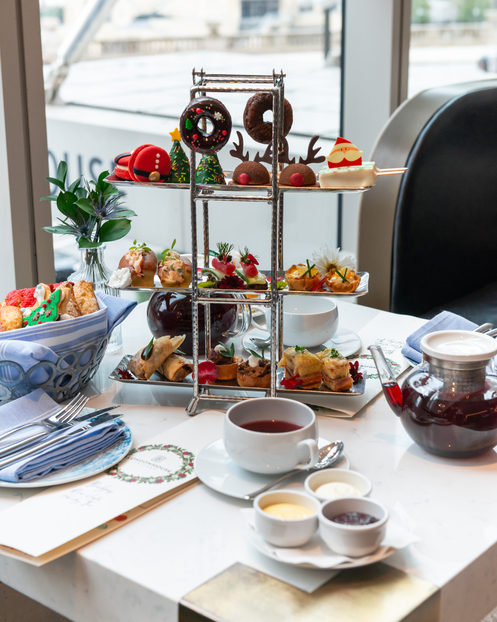 Holiday Tea at LondonHouse Chicago | Book Now for 2024